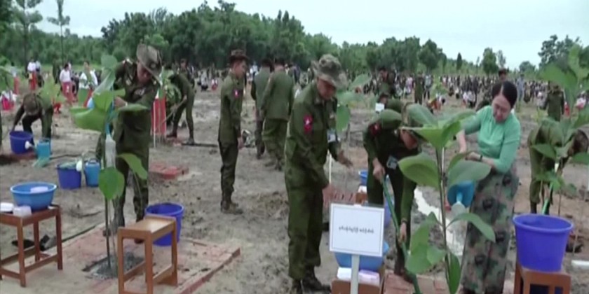 4th Monsoon Tree Planting Ceremony: SG attends the ceremony and plants ...