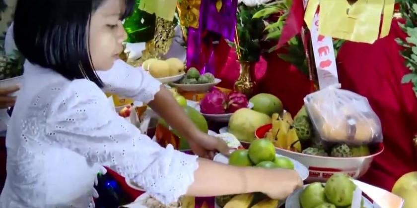 Traditional Custom of Mon People Alms food offering held on Tawthalin ...