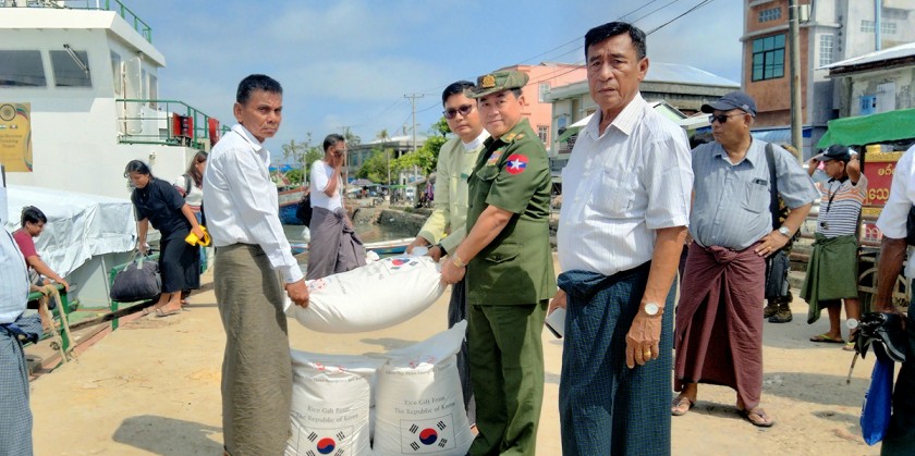 Rice Provision: Rice provided to thousands of people in Rakhine State ...