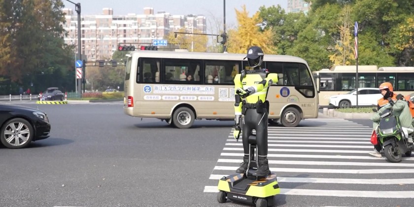 Robot traffic officer goes on duty in China’s Zhejiang | Myanmar ...