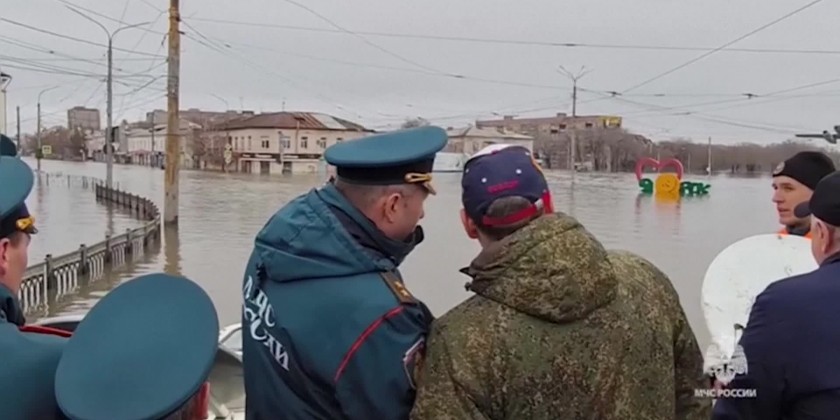 Russian flood situation 'critical' in Orsk after burst dam | Myanmar ...