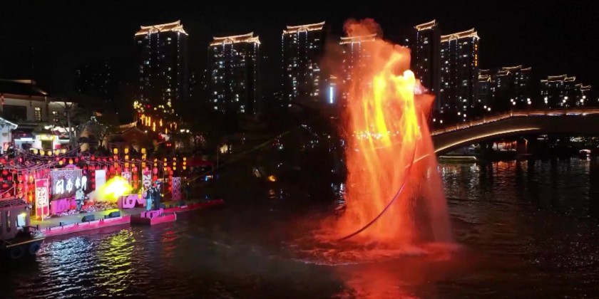 The tradition of appreciating beautiful lanterns during Spring Festival ...