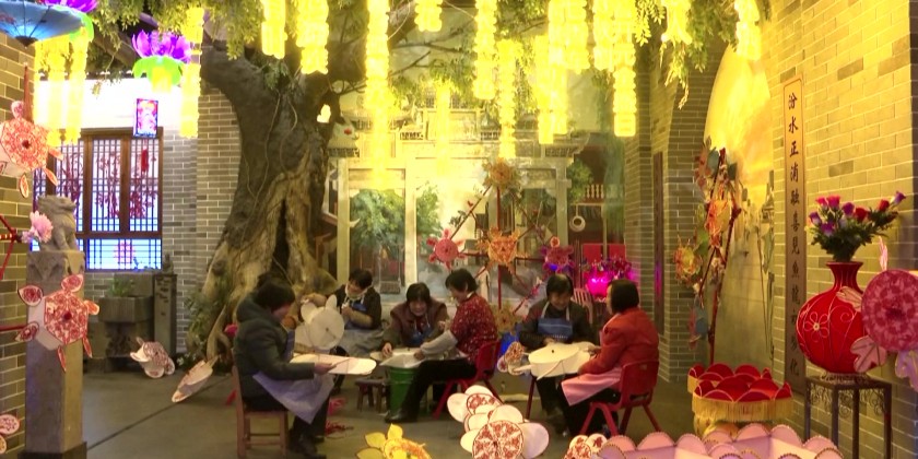 The tradition of appreciating beautiful lanterns during Spring Festival ...