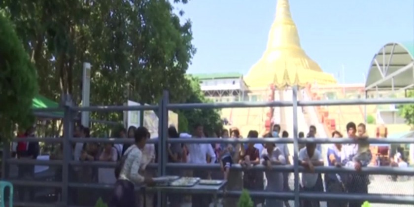 Tazaungdaing Festival: People perform good deeds at pagodas & take ...