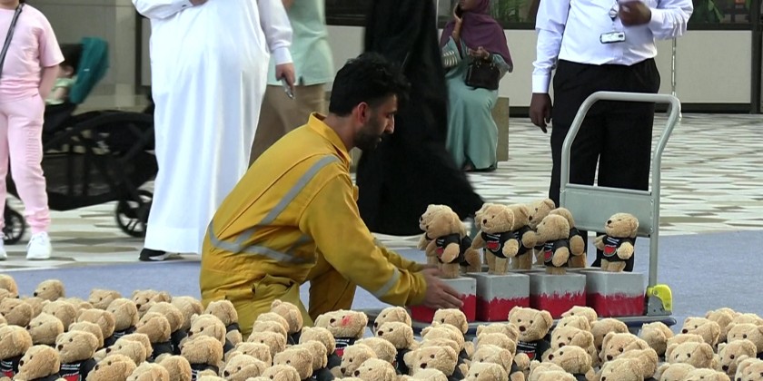 15,000 teddy bears displayed in Doha in memory of children killed in ...