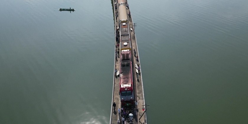 All aboard Thailand's 'floating train' | Myanmar International TV