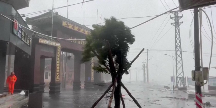 Typhoon Matmo lashes southern China with strong winds and heavy rain ...