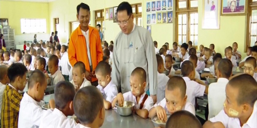 Donation Ceremony: Union Minister donates cash to orphanage ...