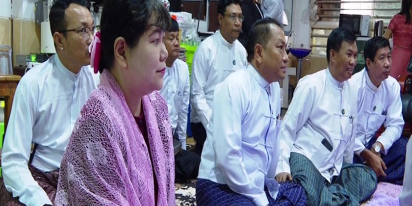 Donation Ceremony: Union Minister donates cash to orphanage ...