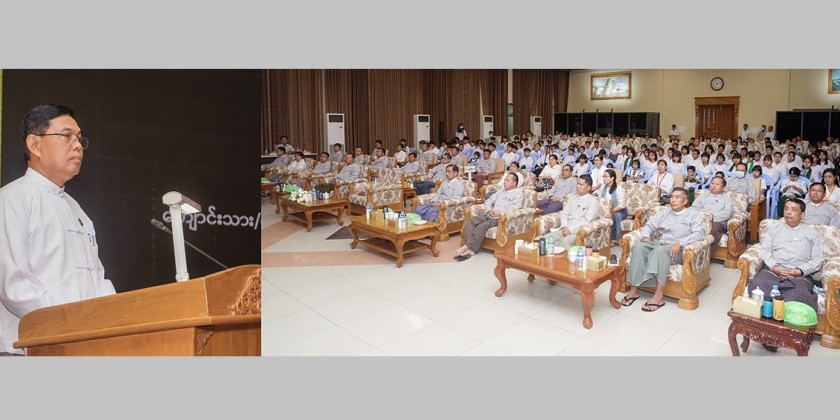 Educational Grants : A ceremony of providing educational grants at the ...