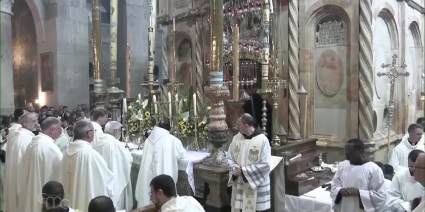 Vigil at Jerusalem's Holy Sepulcher before Easter | Myanmar ...