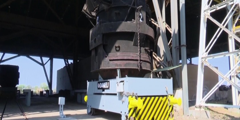 Inspection Tour: Union Minister inspects steel mill and textile factory ...