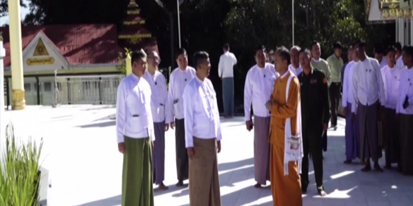 Tour in Shan State: Paying homage and offerings & Boat Race | Myanmar ...