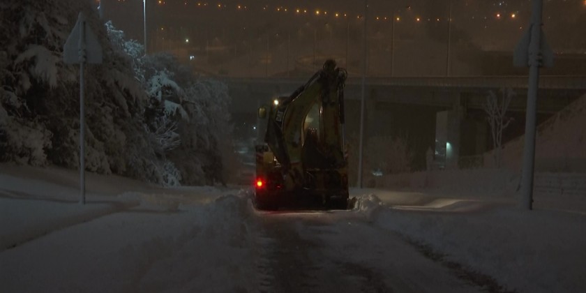 Snow brings Istanbul to a near halt | Myanmar International TV