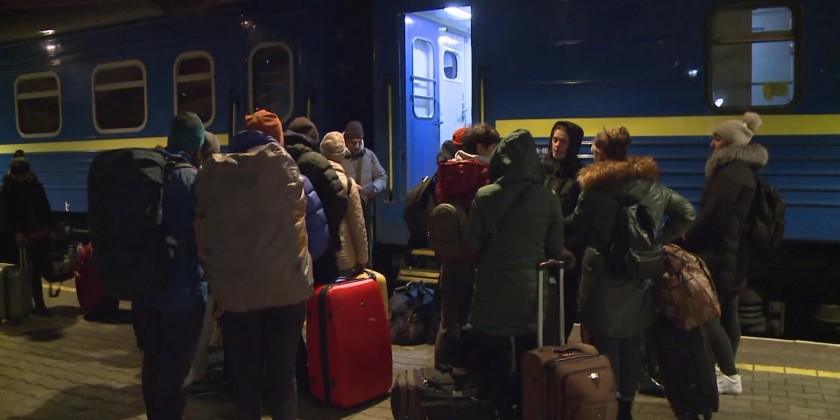 Ukrainians return to homeland to assist war effort | Myanmar ...