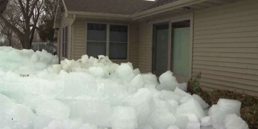 Dramatic scenes of 'ice shoves' in Wisconsin | Myanmar International TV