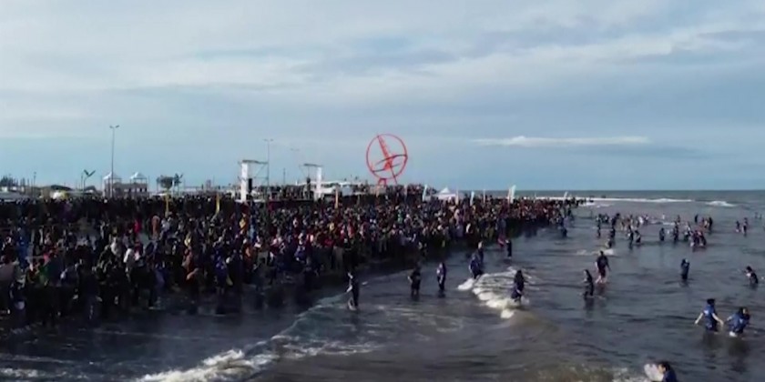 Thousands plunge into cold Magellan Strait waters | Myanmar ...