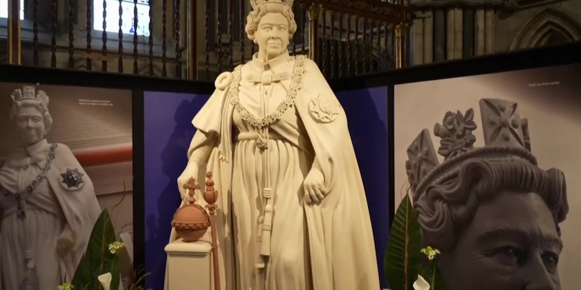 King Charles III unveils a new statue of the late Queen Elizabeth II at ...