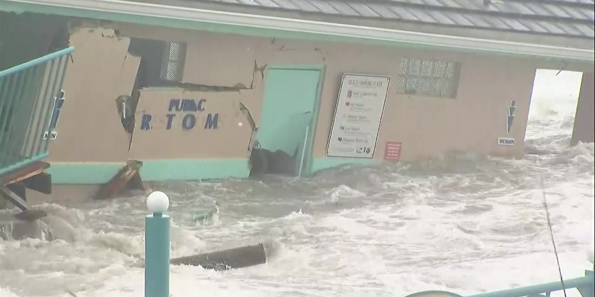 Storm's force collapses a building in Florida | Myanmar International TV