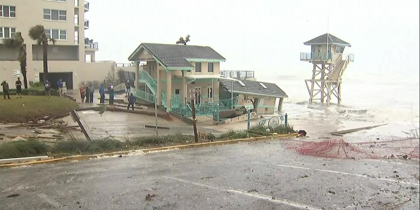 Storm's force collapses a building in Florida | Myanmar International TV