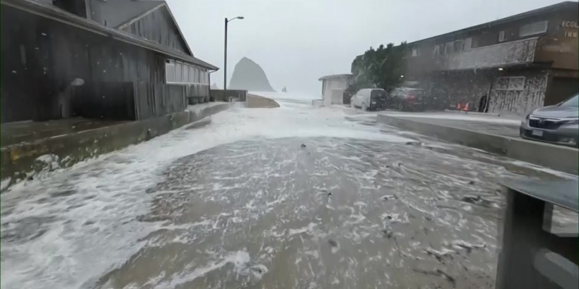 Wind and waves batter US Pacific Northwest | Myanmar International TV