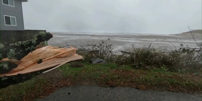 Wind and waves batter US Pacific Northwest | Myanmar International TV