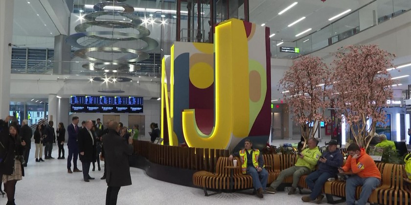 $2.7 billion terminal opens at Newark airport | Myanmar International TV